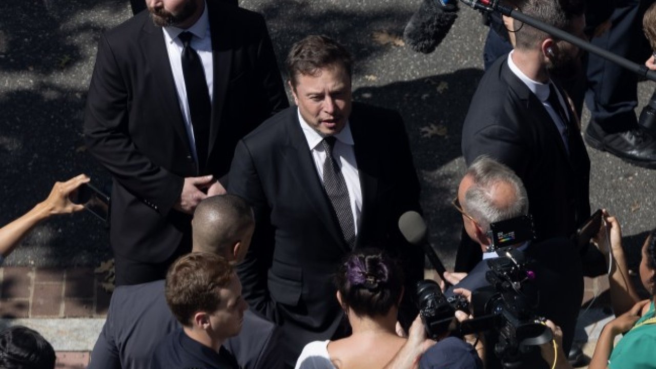 Илон Мъск ще даде 1 млрд. на Wikipedia, но само ако си смени името ...