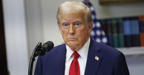 Тръмп вдигна наздравица с диетична кола-кола, защо не пие алкохол? - Новини от Dnes.bg