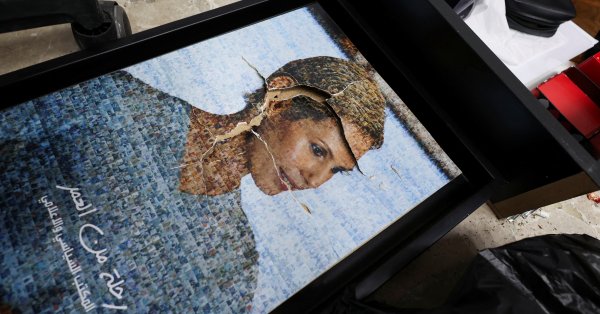 От списание Vogue до изгнанието: Какво предстои за Асма ал-Асад ...