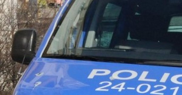 Майка и дъщеря крадат чинии и лъжици - Новини от Dnes.bg