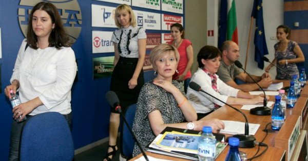 Родители искат пари за поддръжката на кохлеарни импланти - Новини от Dnes.bg