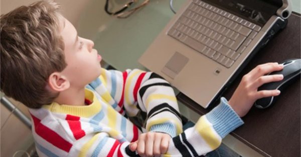 Европарламентът поиска забрана на социалните мрежи за деца - Новини от Dnes.bg