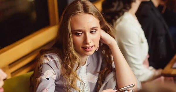 Малката дъщеря на Путин живее в Париж под псевдоним и е... DJ - Новини от Dnes.bg