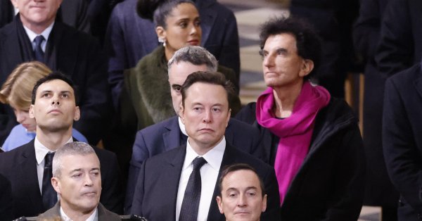 Скандалът с изнасилваните деца: Мъск превзе дневния ред във Великобритания - Новини от Dnes.bg