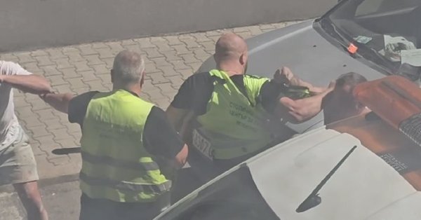 Бой в центъра на София заради поставена скоба ВИДЕО - Новини от Dnes.bg