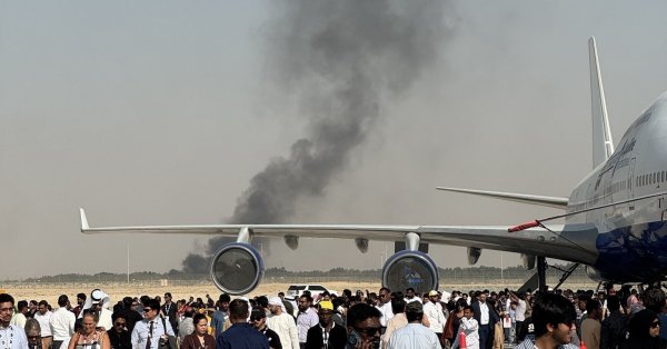 Боен самолет се разби по време на демонстрация на авиошоуто в Дубай ВИДЕО - Новини от Dnes.bg