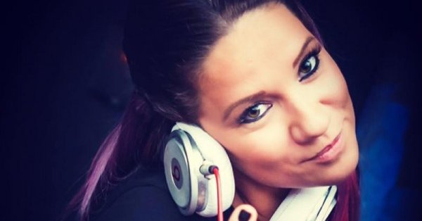 DJ Cass ще даде старта на шоуто на Ъпсурт - Новини от Dnes.bg