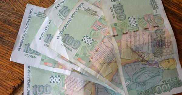 Крадци отмъкнаха пари и валута за близо 13 000 в Добрич - Новини от Dnes.bg