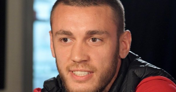Боецът Даниел Илиев: Не знам какво е да имаш баща! - Новини от Dnes.bg