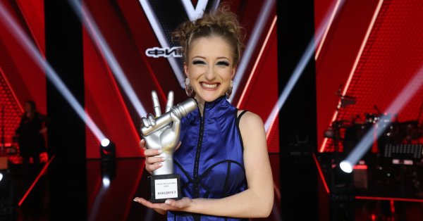 Славея стана номер едно в "Гласът на България", грабна 50 000 лв. - Новини от Dnes.bg