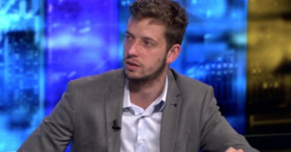 Почина политологът Анастас Стефанов - Новини от Dnes.bg