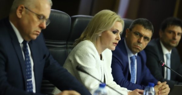 До €10 000 плащат мигранти за прекарване през границата - Новини от Dnes.bg