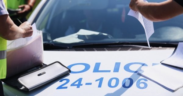 Шофьори прелитат покрай камерите на КАТ с 200, 204, 213 км/ч - Новини от Dnes.bg