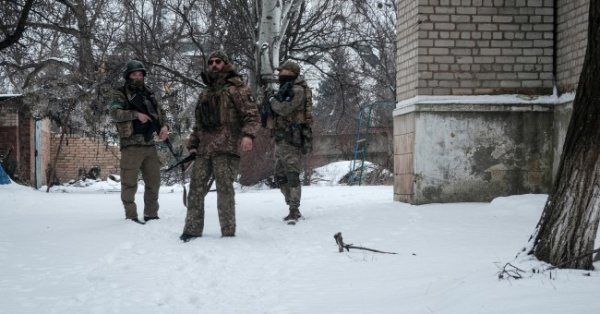 За да държи Бахмут, Киев е събрал там 7000 - 10 000 бойци - Новини от Dnes.bg