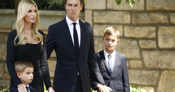 Иванка Тръмп и Джаред Къшнър показаха новото си имение в Маями Новини от Dnes Bg