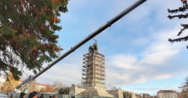 Поръчката за скелето за демонтажа на ПСА е за близо 40 000 лева - Новини от Dnes.bg