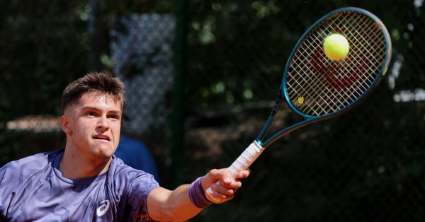 Иван Иванов и Александър Василев са на осминафиналите в Ню Йорк - Новини от Dnes.bg