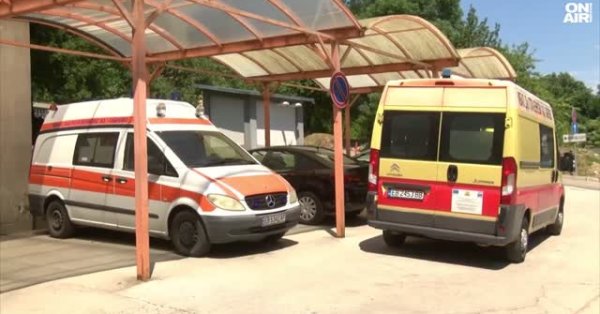 Бабата на пребитото дете в Габрово: Баща му го налага с точилката - Новини от Dnes.bg