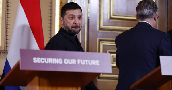 Зеленски удължи военното положение в Украйна до 3 февруари 2026 година - Новини от Dnes.bg