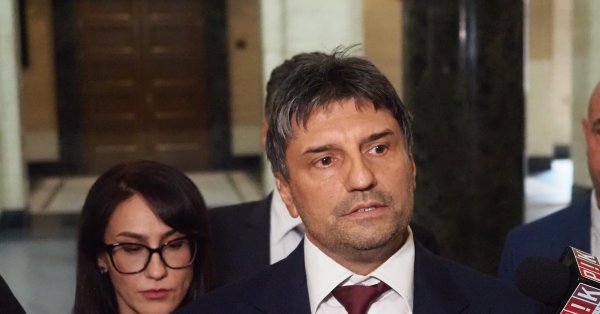 Служителите на ДАИ ползвали Google Translate, за да си поискат подкуп от екипа на Роби Уилямс ...