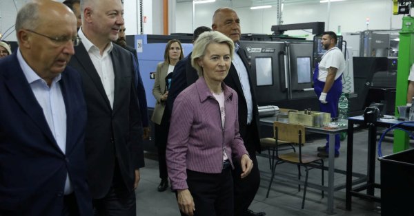 ЕК е уведомена от българските власти за инцидента със самолета на Фон дер Лайен - Новини от Dnes.bg