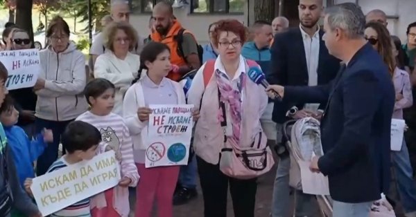 Жива верига от над 500 семейства иска да спре строеж в Пловдив - Новини от Dnes.bg