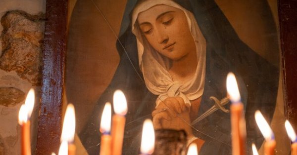 Църквата отбелязва Рождество на Пресвета Богородица - Новини от Dnes.bg