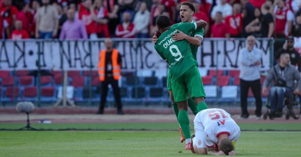 Червена тишина: Лудогорец смълча 40 000 и грабна купата след победа над ЦСКА - Новини от Dnes.bg