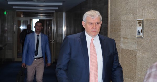 Румен Христов за задържаните кметове: Те са млади, изкушени и допускат грешки - Новини от Dnes.bg