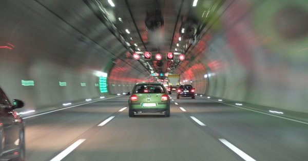 Колко гориво изразходваме при 100 км/ч и 160 км/ч? - Новини от Dnes.bg