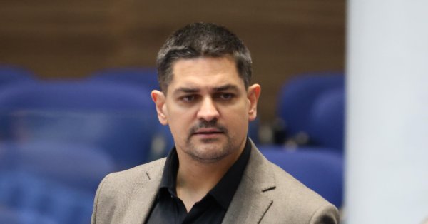 Радостин Василев: По-комичен кабинет не съм виждал - Новини от Dnes.bg