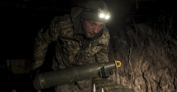 Рузвелт и Чърчил се обръщат в гробовете си: Как Украйна реагира на спирането на US помощта ...